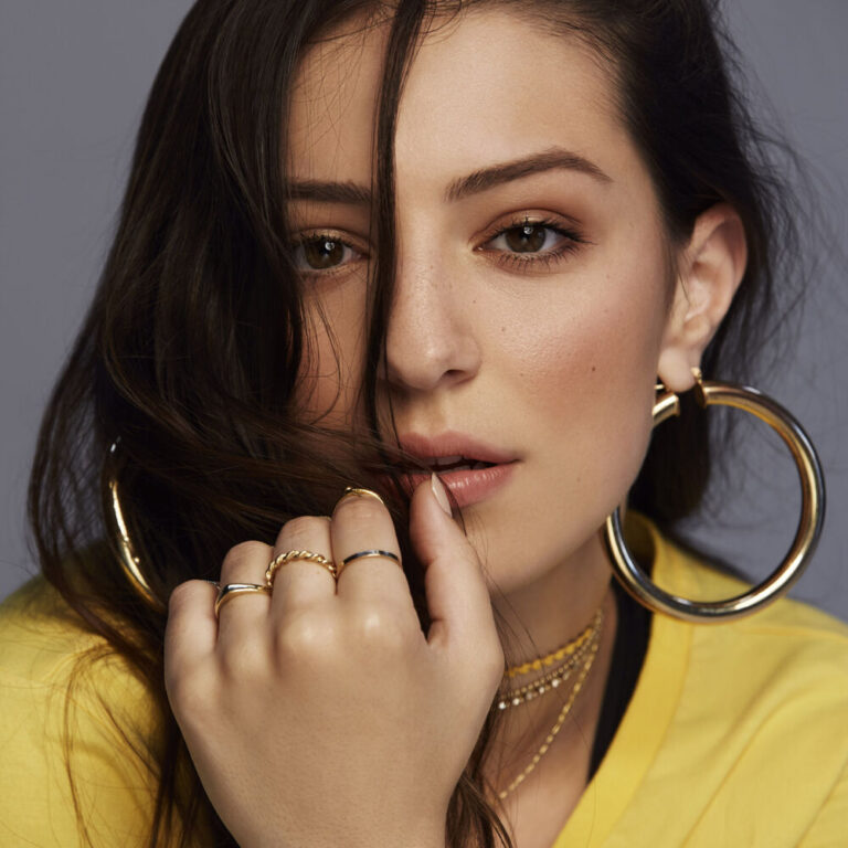 Brianna Mazzola - موزیلون