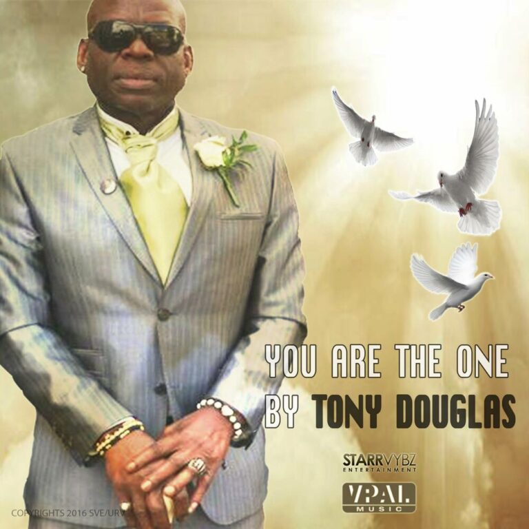 Tom Douglas - موزیلون